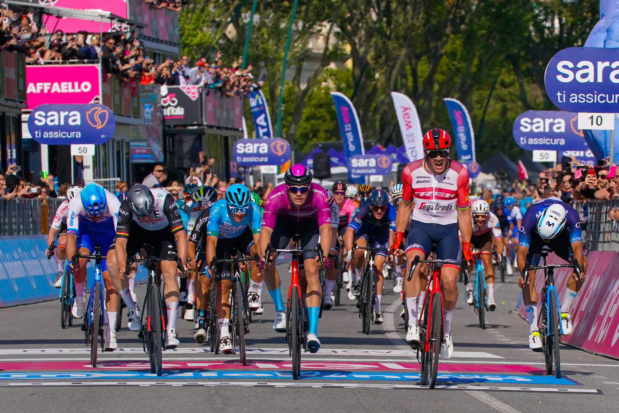 JONNY POWER GRABS ANOTHER PIZZA THE ACTION IN NAPLES, AND BAUHAUS 2ND ...