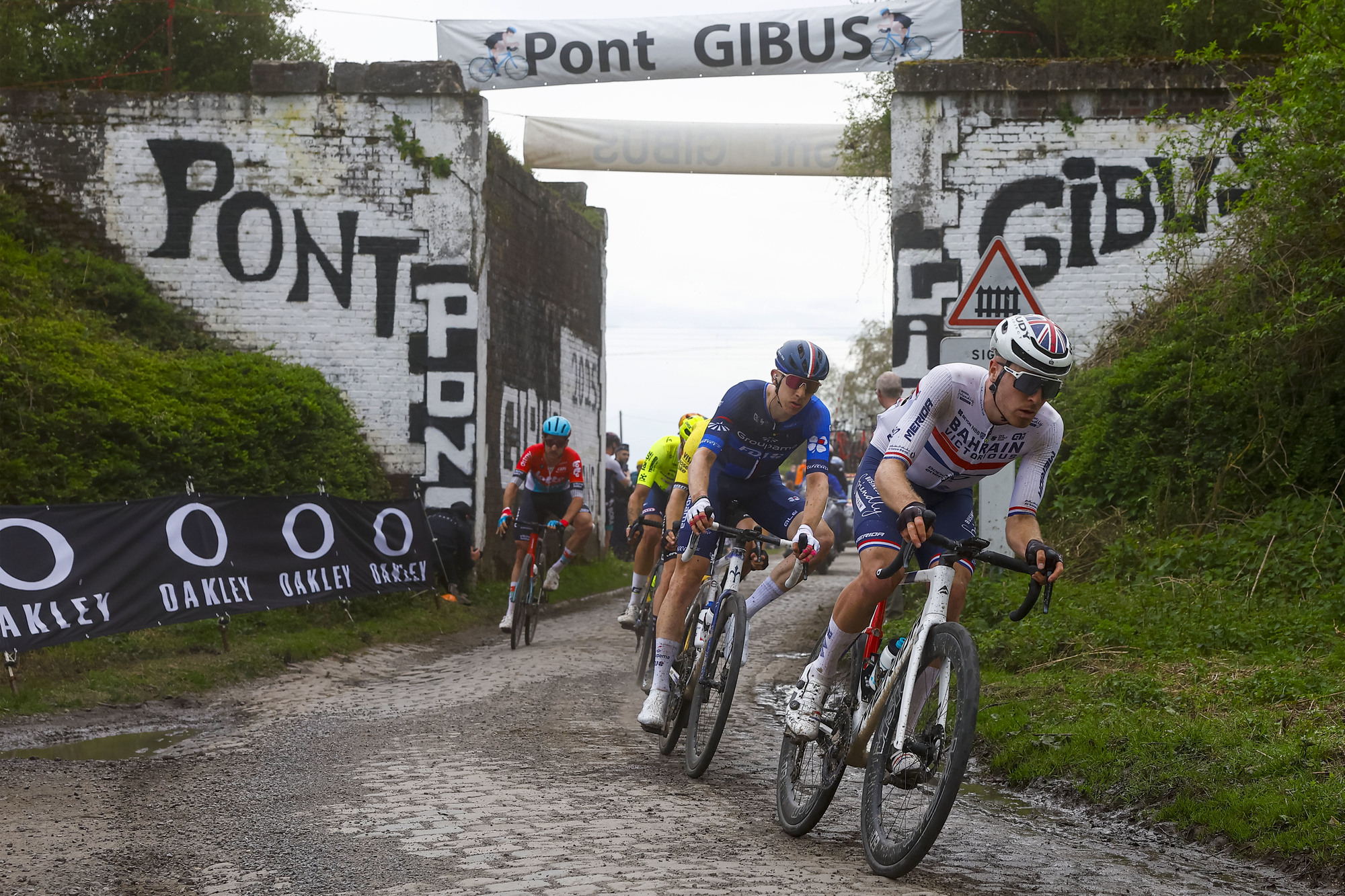 WRIGHT IN THE RECKONING AT FASTEST ROUBAIX IN HISTORY - Team Bahrain ...